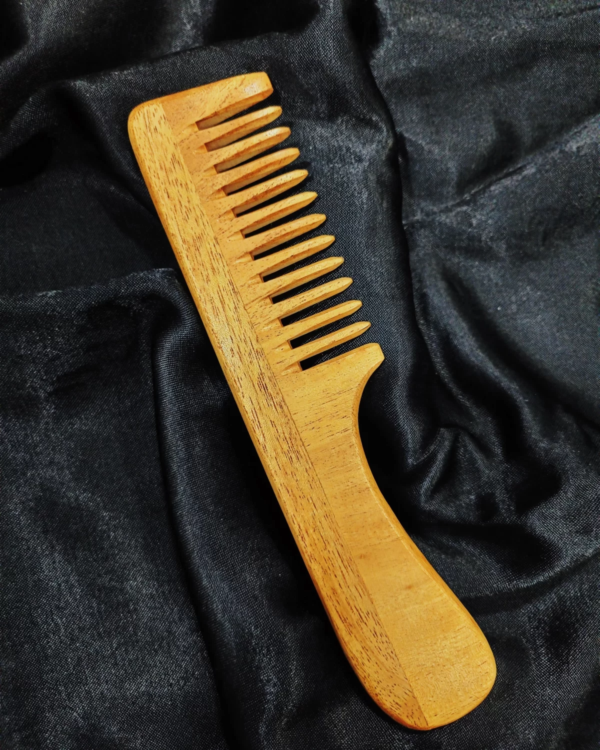 Neem Wood Comb – Handmade & Eco-Friendly | Aesthetics Delights